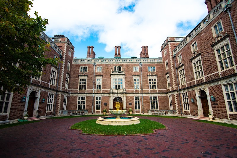 University Of Virginia SAT Requirements 2025: Scores & Admission Guide